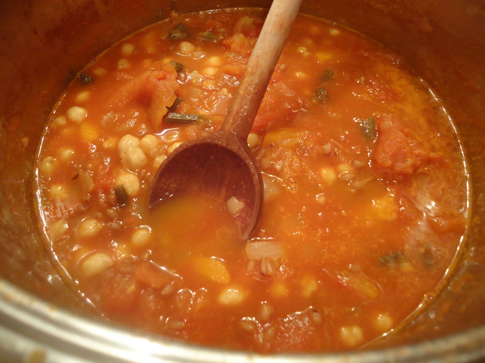 Posni recepti: Čorba od paradajza, spelte i leblebije