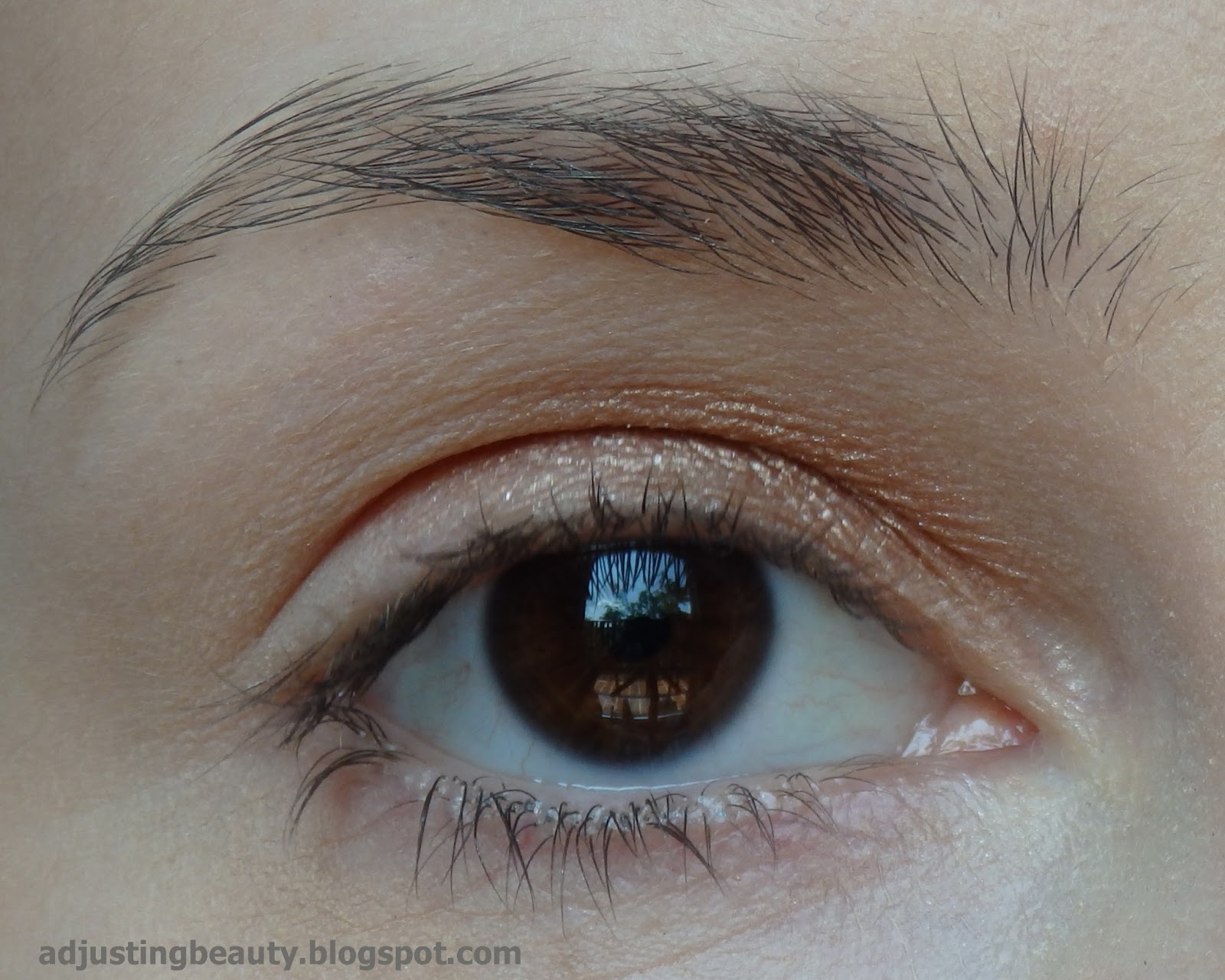 Warm/olive skin tones make up (copper, emerald, coral) - Adjusting Beauty