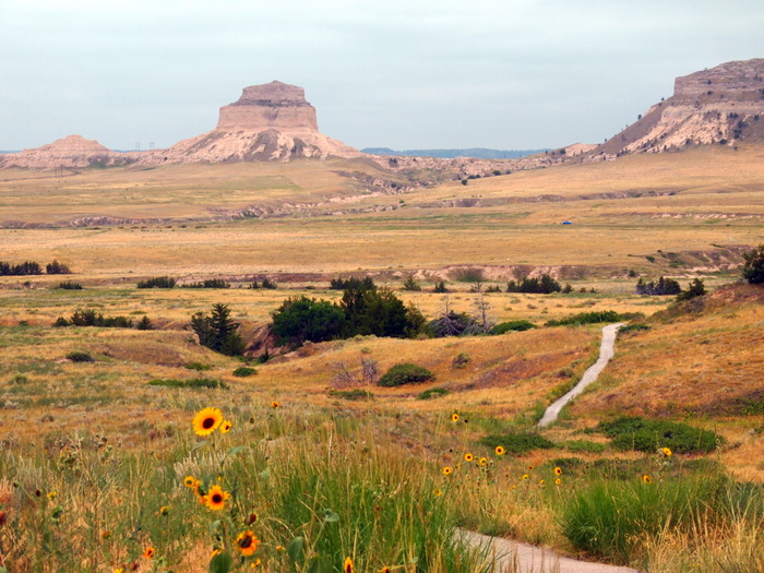 Scotts Bluff National Monument (with Map & Photos)