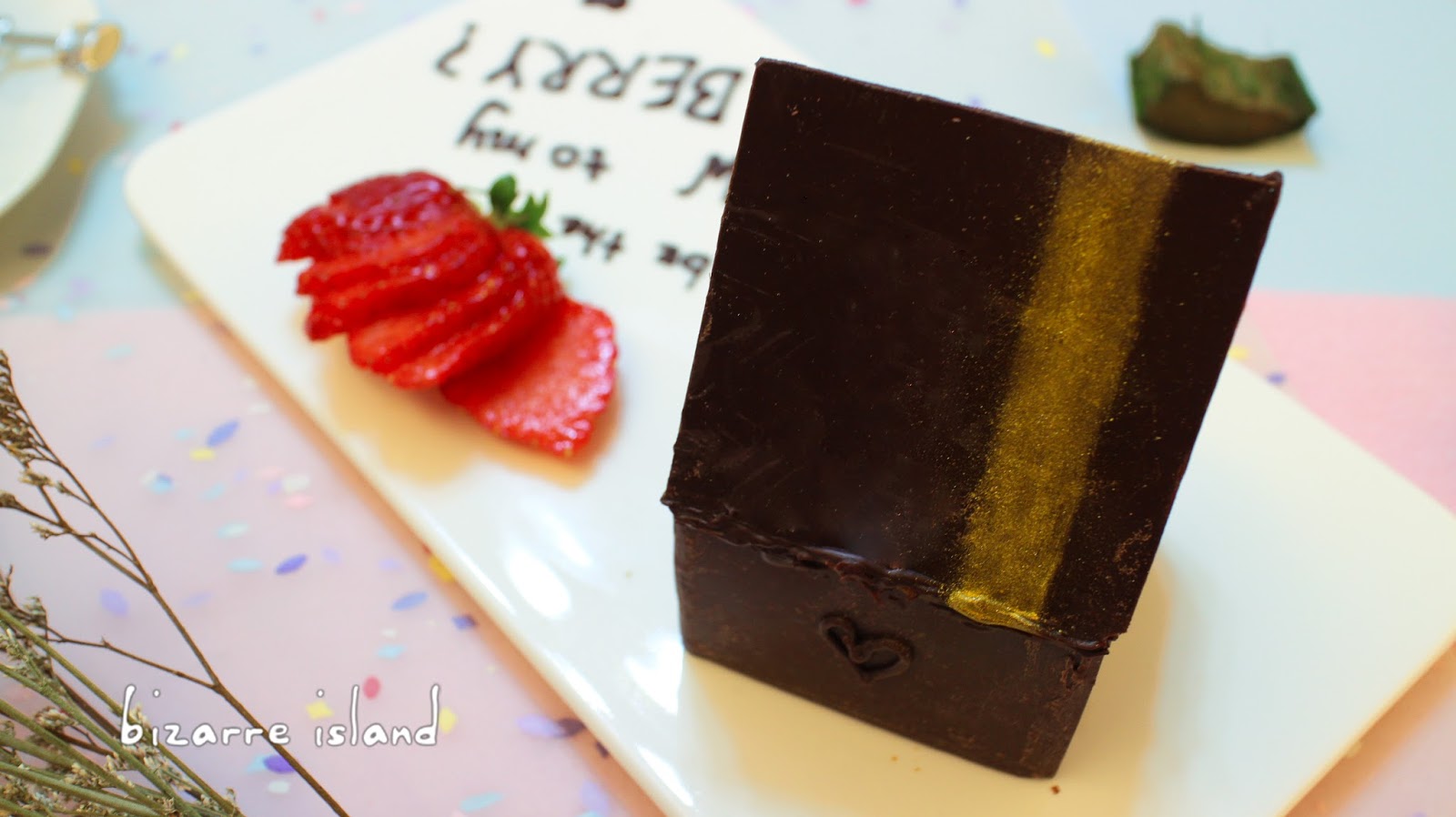 ~ bizarre island ~: No Bake Chocolate Cheesecake in Chocolate Box