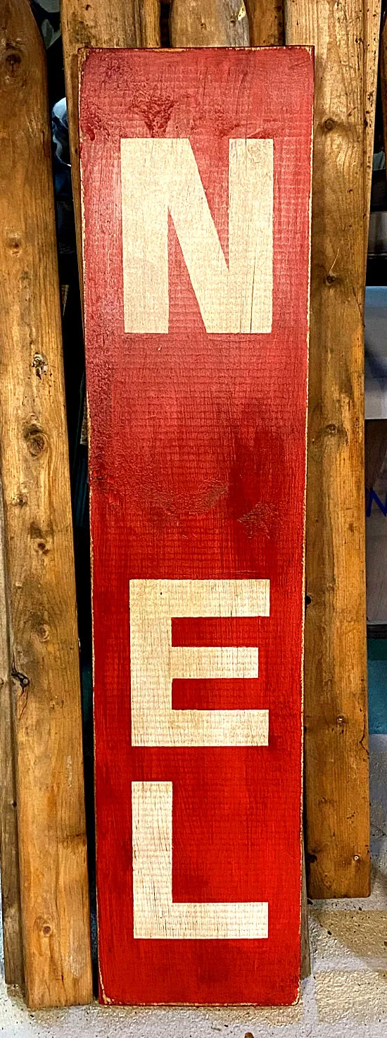 How to Make an Easy NOEL Sign with a Wreath