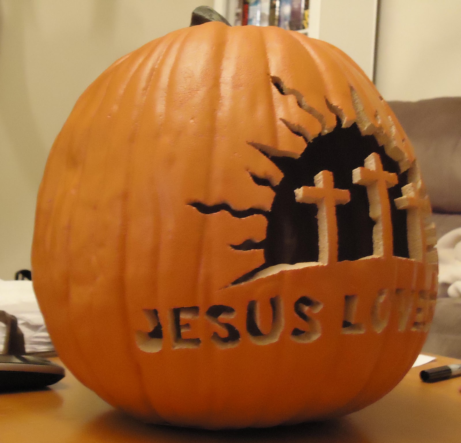 Snips-N-Snails: Jesus Loves You Jack-O-Lantern