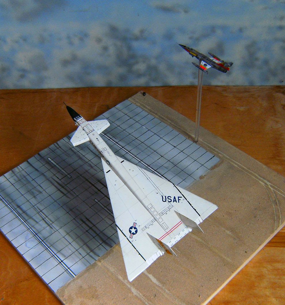 Happyscale-Modellbau: North American XB-70 Valkyrie & Lockheed F-104N ...