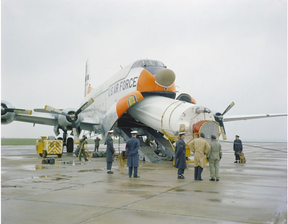 Oldsarges Aircraft Model blog: Missile carrying C-124