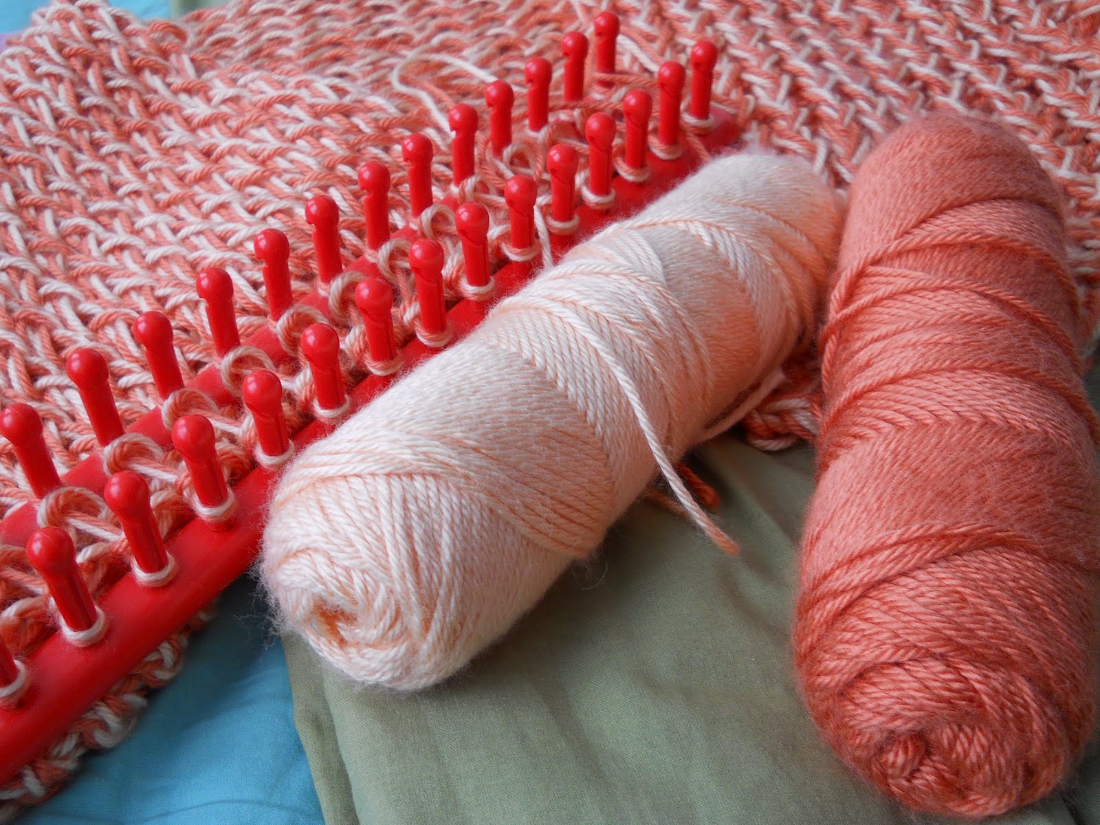 the Metric Child: DIY// knitting with a loom