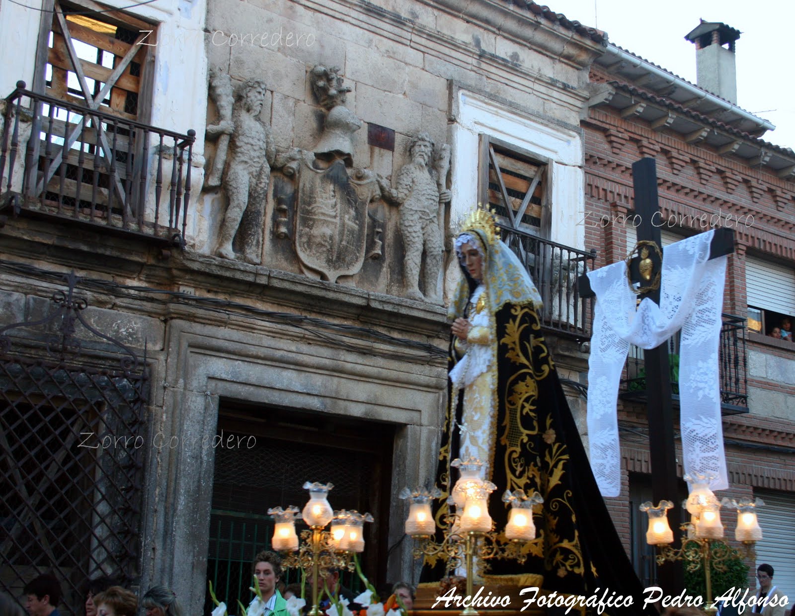 Zorro Corredero de Cadalso de los Vidrios: Monumentos y milagro