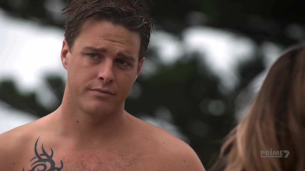 ausCAPS: Tim Franklin shirtless in Home And Away