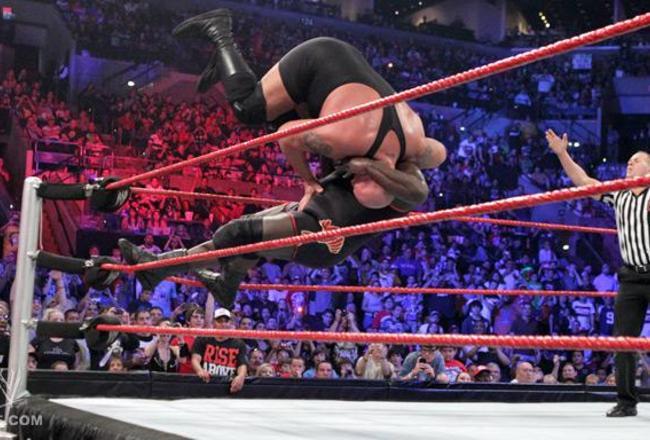 Sports Stars Blog: Mark Henry vs Big Show Images 2012