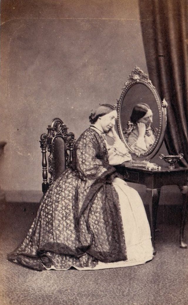 30 Elegant Photos Show the 1860s Women’s Dress Styles ~ Vintage Everyday