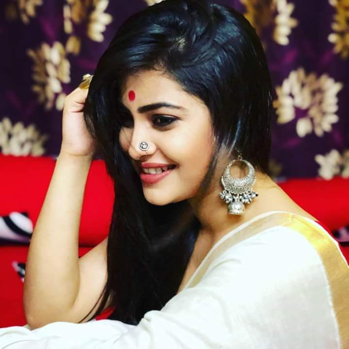 Jasmine Roy Best Photos