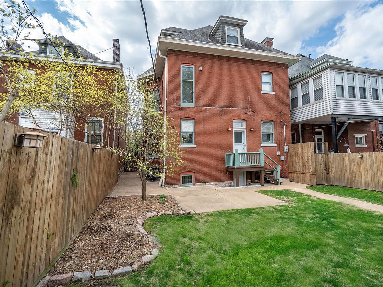 Sweet House Dreams: 1896 Brick Foursquare in Saint Louis, Missouri