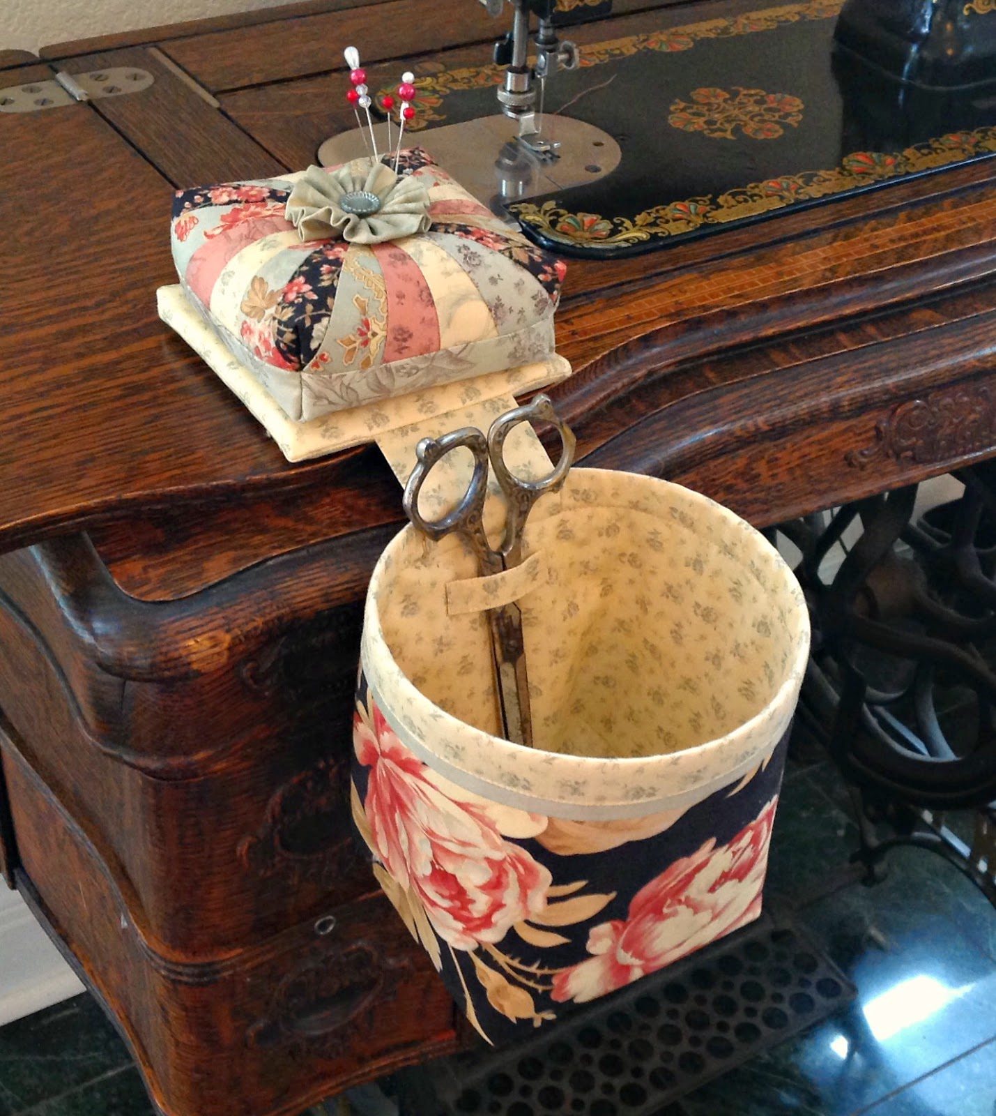 T. in the Burg: Weavers and Thread Catchers