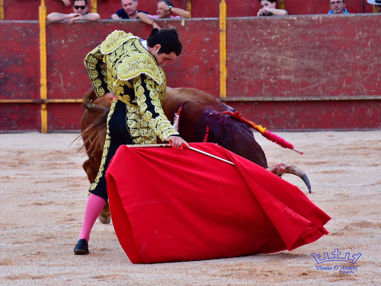 Escuela Cultural de Tauromaquia de Jaén: ENTREVISTA AL NOVILLERO CON ...