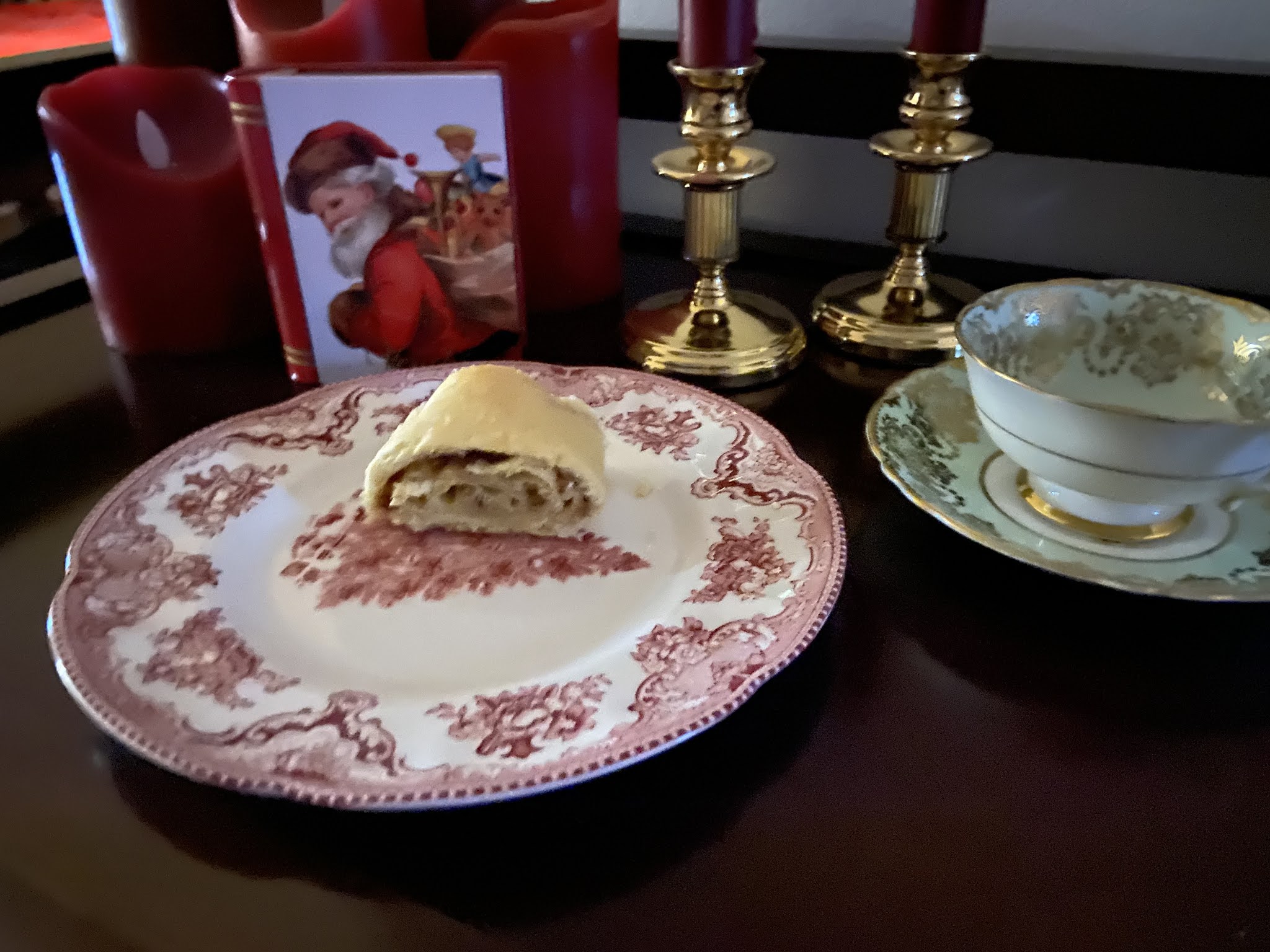 Barb's Tea Shop: Neighborly Swedish 'tea log' gift: Delicious treat ...
