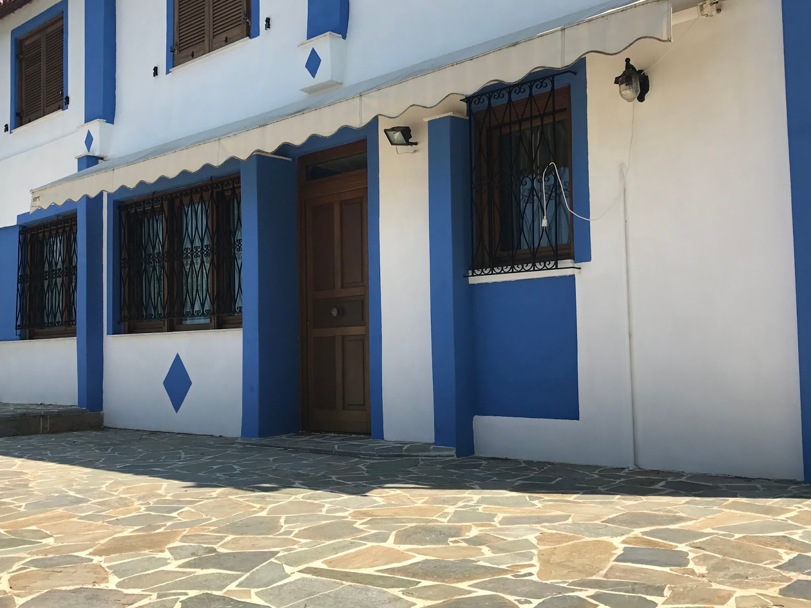ORTHOLOGIKA: ΘΙΟΠΑΥΤΟ : ΤΟ VIRAL ΣΠΙΤΙ ΣΤΗΝ ΑΜΜΟ ΠΟΥ ΕΙΝΑΙ ΠΑΡΑΝΟΜΟ ΚΑΙ ...