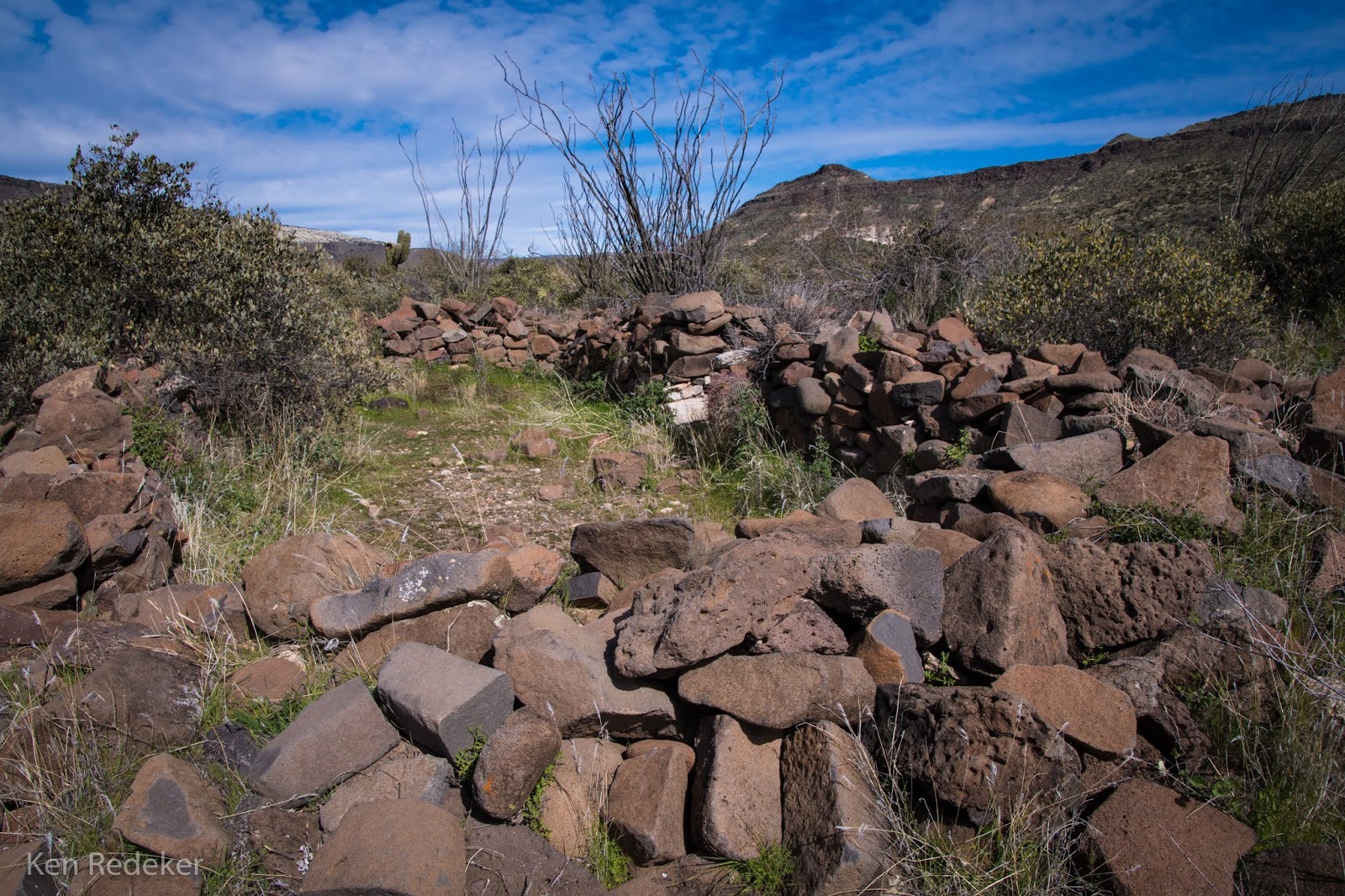 The Adventures of Ken: Ruins at Chalk Canyon - Cave Creek