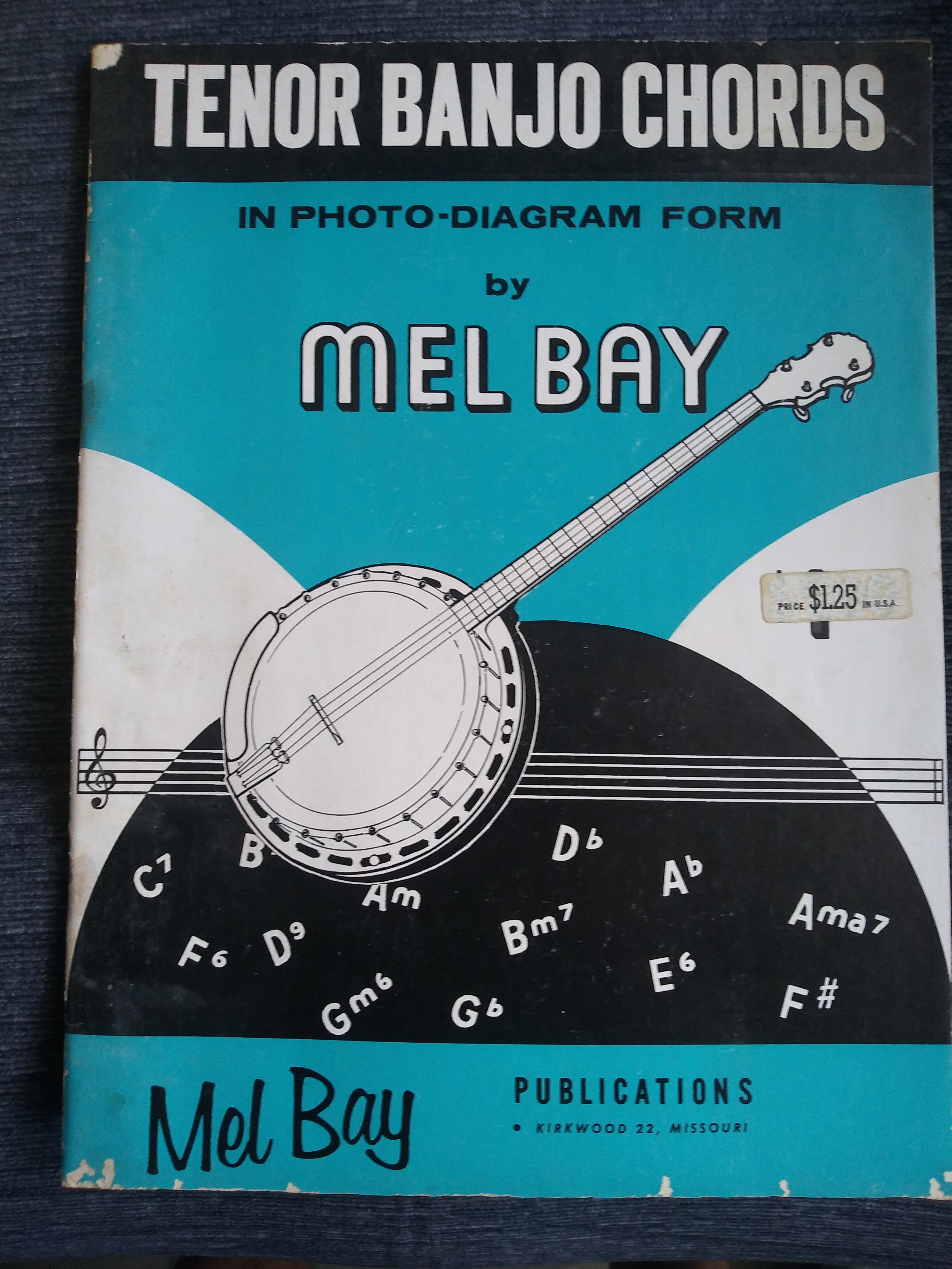 Tenor banjo chords in photo-diagram form