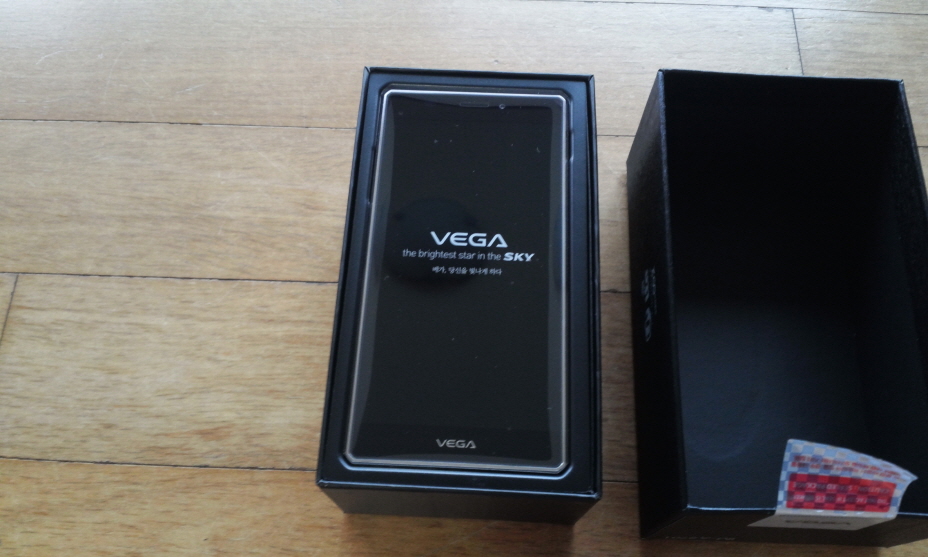 Sinking Fastball: Pantech Vega Iron Android smartphone unboxing hands ...