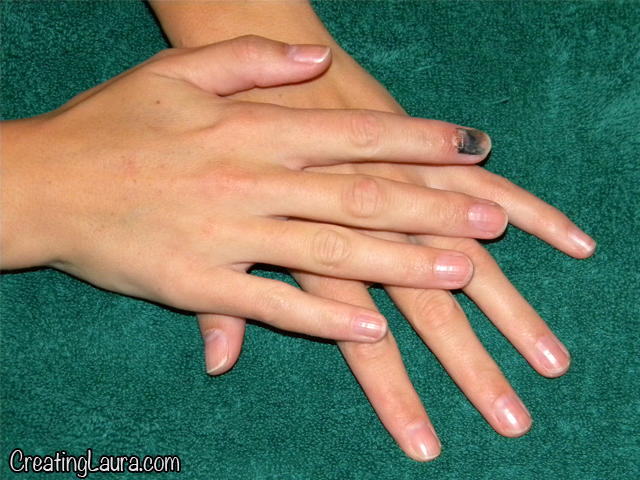 Creating Laura: Pink/Black Nail Art