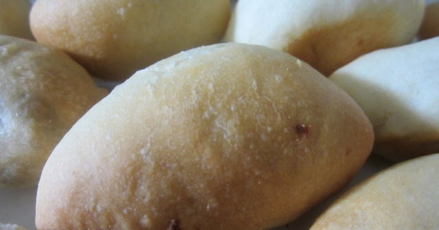 Mennonite Girls Can Cook: Deb's Fleisch Perishky / Meat Buns