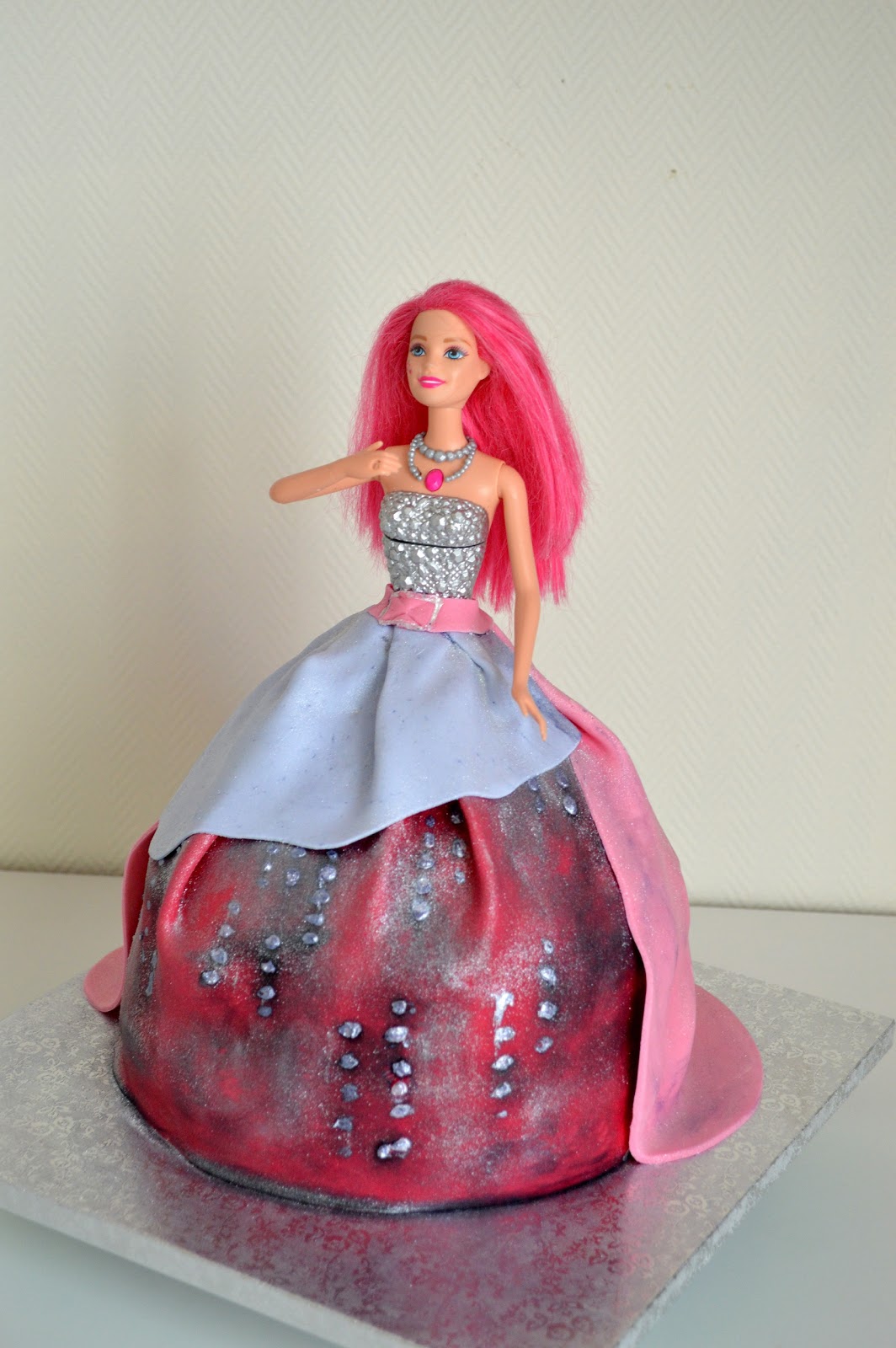 Torty Marii: Tort Barbie rockowa księżniczka