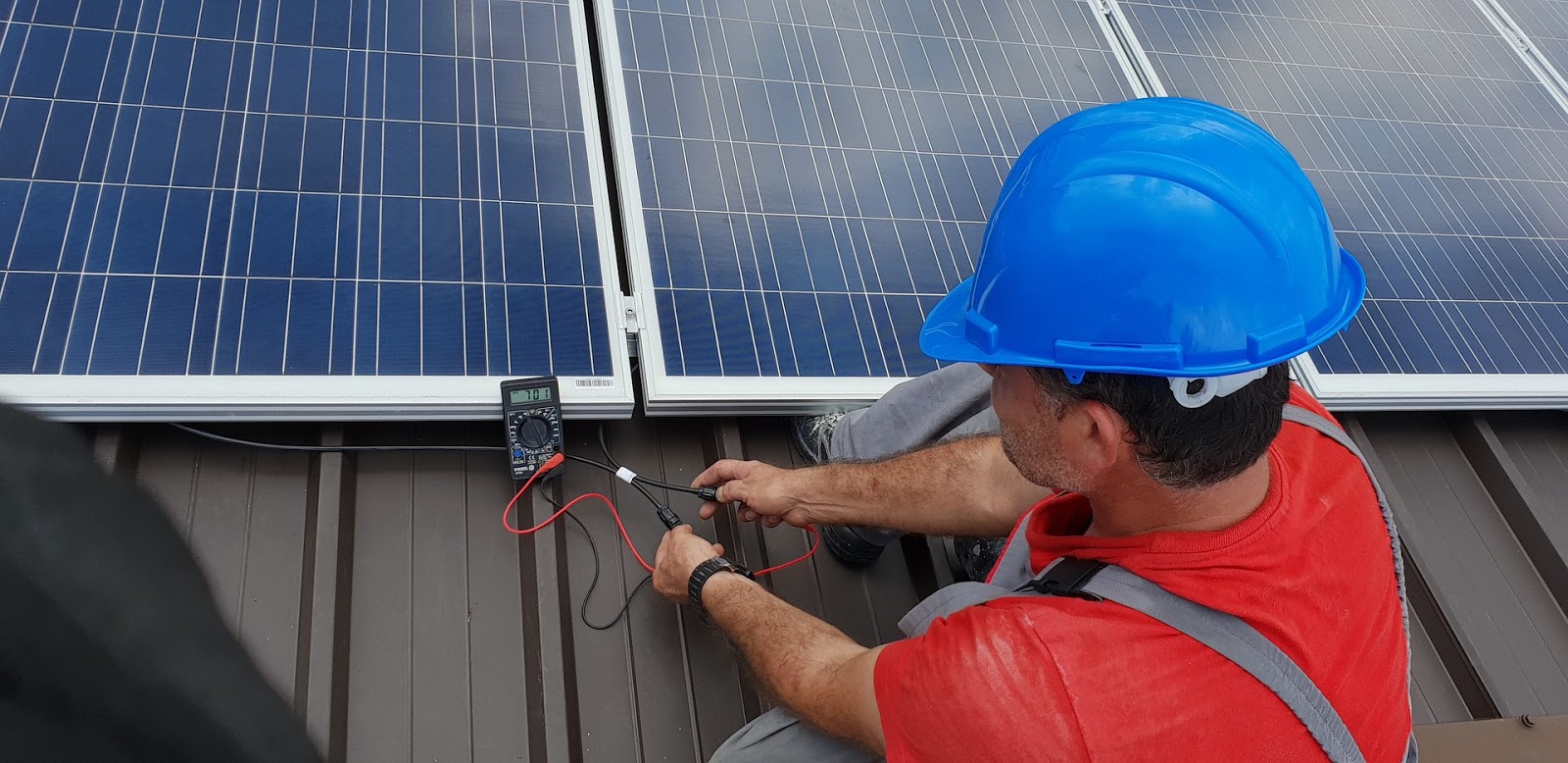 How to test the output of a solar panel
