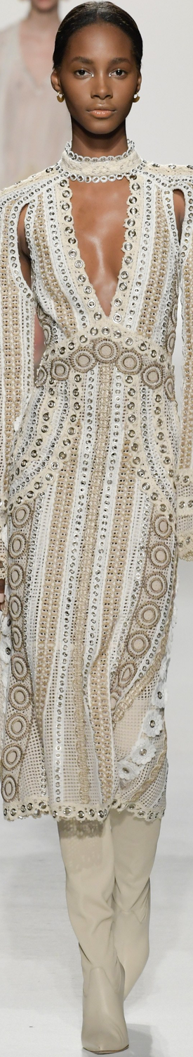 LOOKandLOVEwithLOLO: Fall/Winter 2017 RTW featuring Highlights from ...