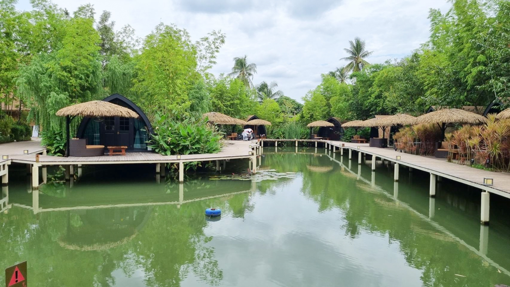 รีวิวคุ้มดำเนิน รีสอร์ท (Khum Damnoen Resort) ราชบุรี ที่พักสำหรับ ...