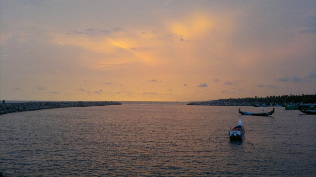 chellanam: Chellanam harbour