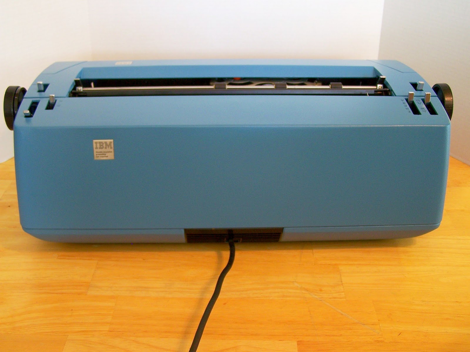 IBM Selectric Typewriters: Classic Blue IBM Selectric II - Completely ...