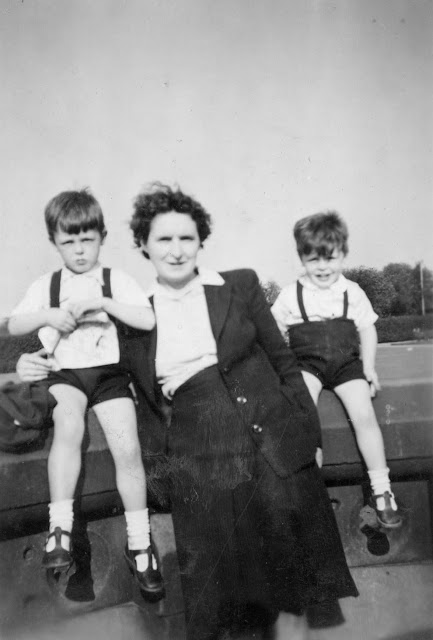 20 Rare and Adorable Childhood Photographs of Paul McCartney From the ...