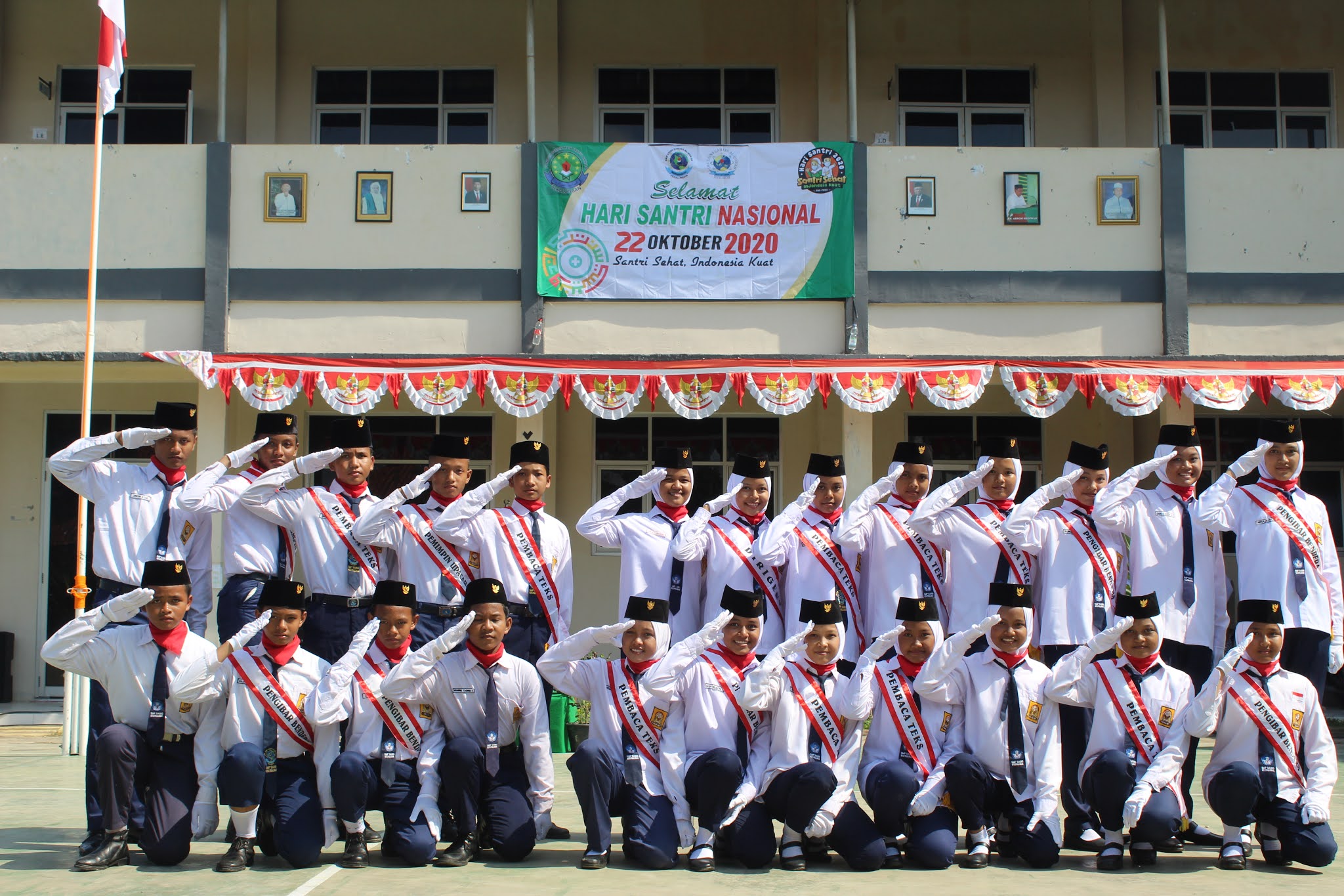 PONDOK PESANTREN SYAFI'I AKROM KOTA PEKALONGAN: SMP SAINS CAHAYA AL-QUR ...