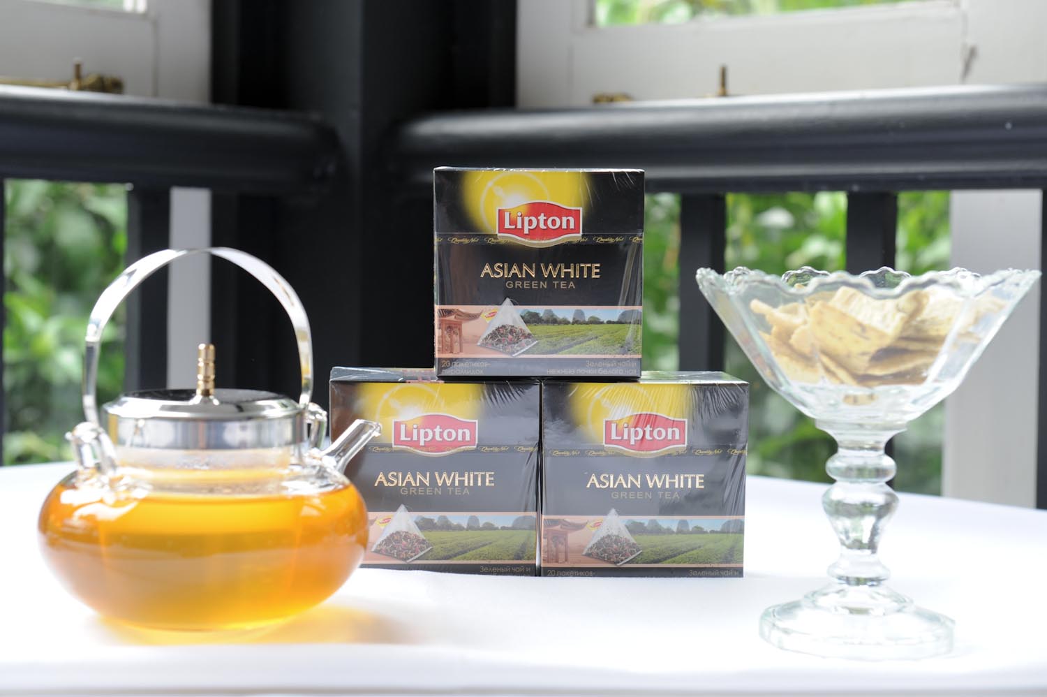 Aromatic Lipton Pyramid Tea