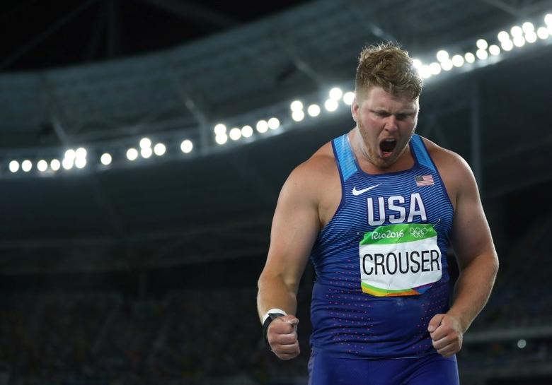 Campeão olímpico Ryan Crouser bate recorde mundial indoor do arremesso ...
