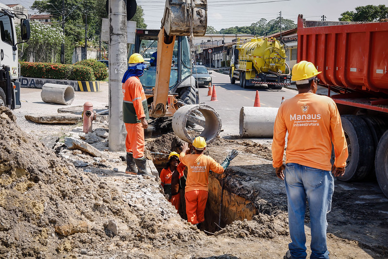 Prefeitura Implanta 160 Metros De Rede De Drenagem Profunda No Conjunto