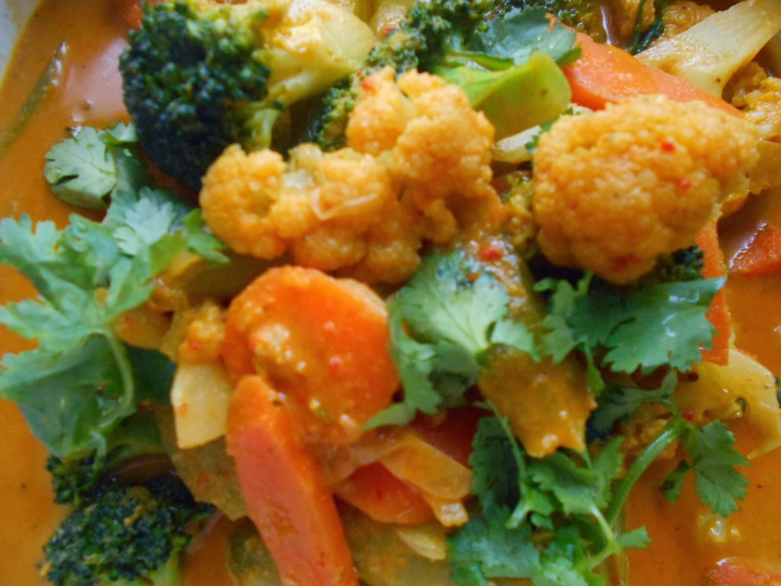 MY LITTLE KITCHEN: THAI STYLE VEGETABLES CURRY