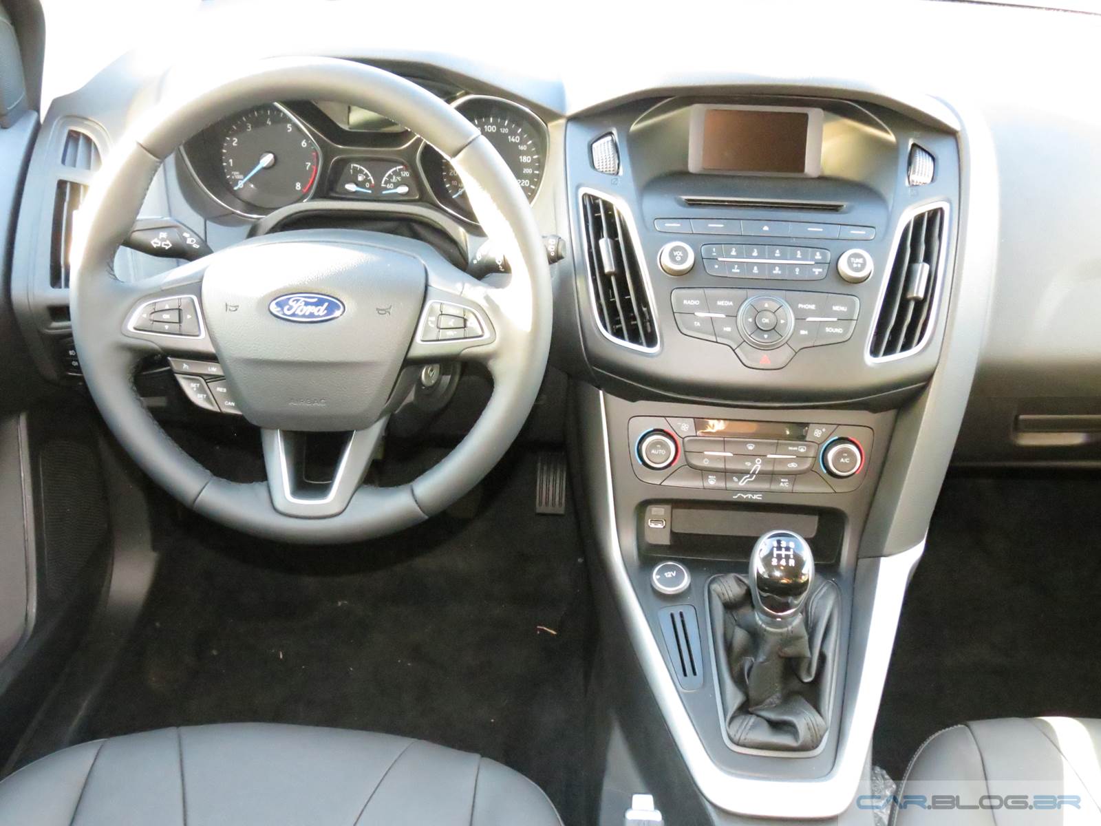 Novo Ford Focus SE Plus 1.6 2016: consumo e desempenho