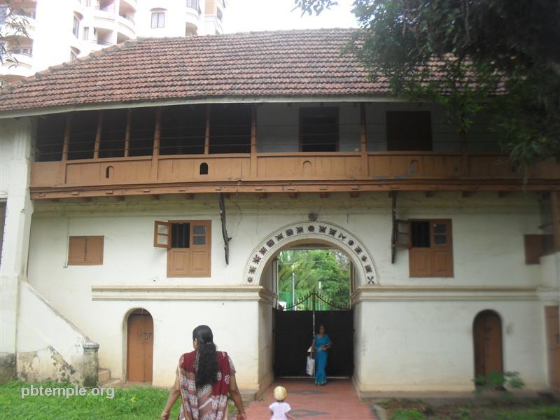Edappally Ganapathy Temple: Edappally Sree Maha Ganapathi Temple
