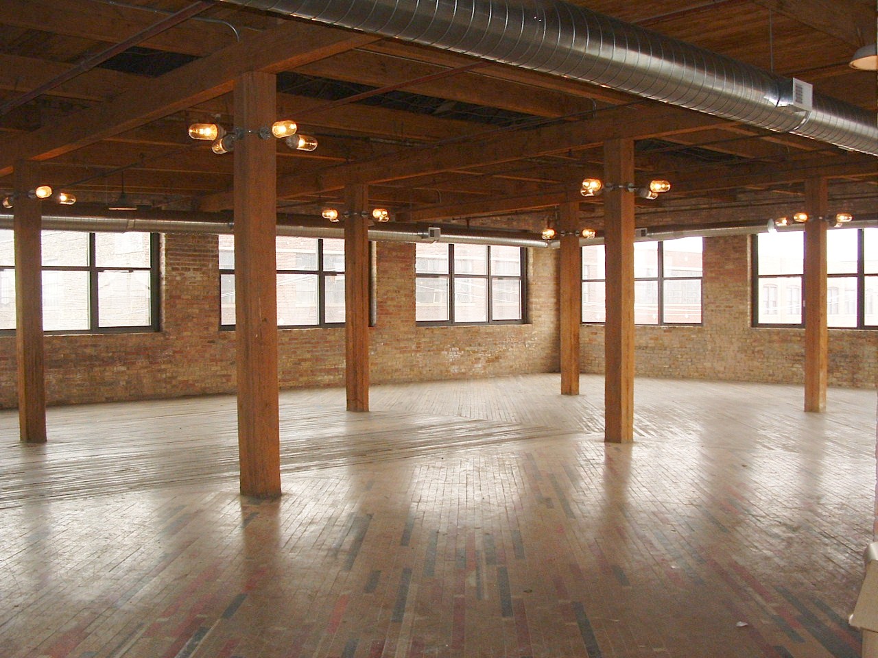 Ideas to Live the DIY Life: Decorating Our Wedding Space