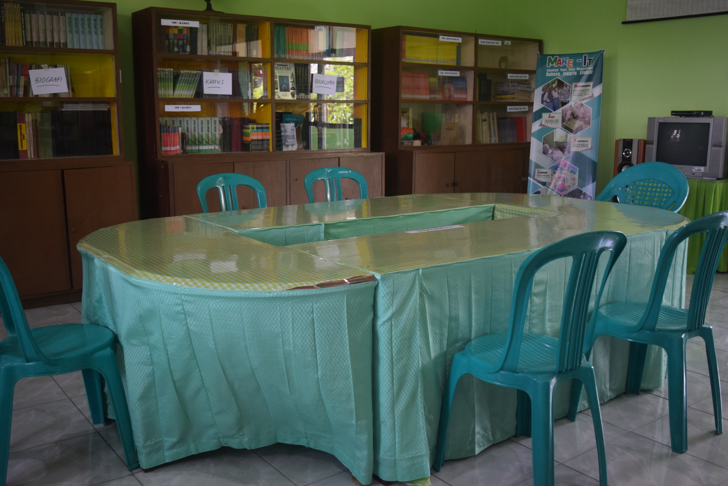 FOTO SARPRAS PERPUS - PERPUSTAKAAN PERINTIS