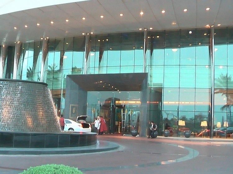 Retro Review: Al Iwan Restaurant & Skyview Bar, Burj Al Arab