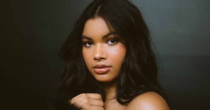 Nyah Grace - Honey-Coloured - Mavoy Music - indie music blog