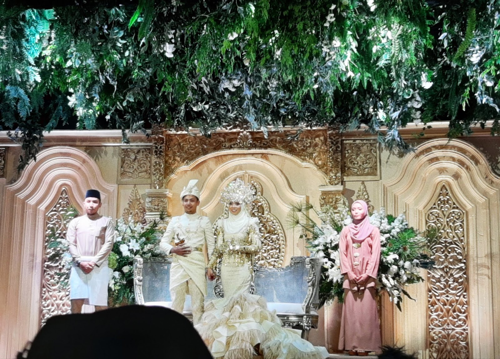 Majlis Resepsi Perkahwinan Adik Dato' Aliff Shukri Bertemakan Rumah ...