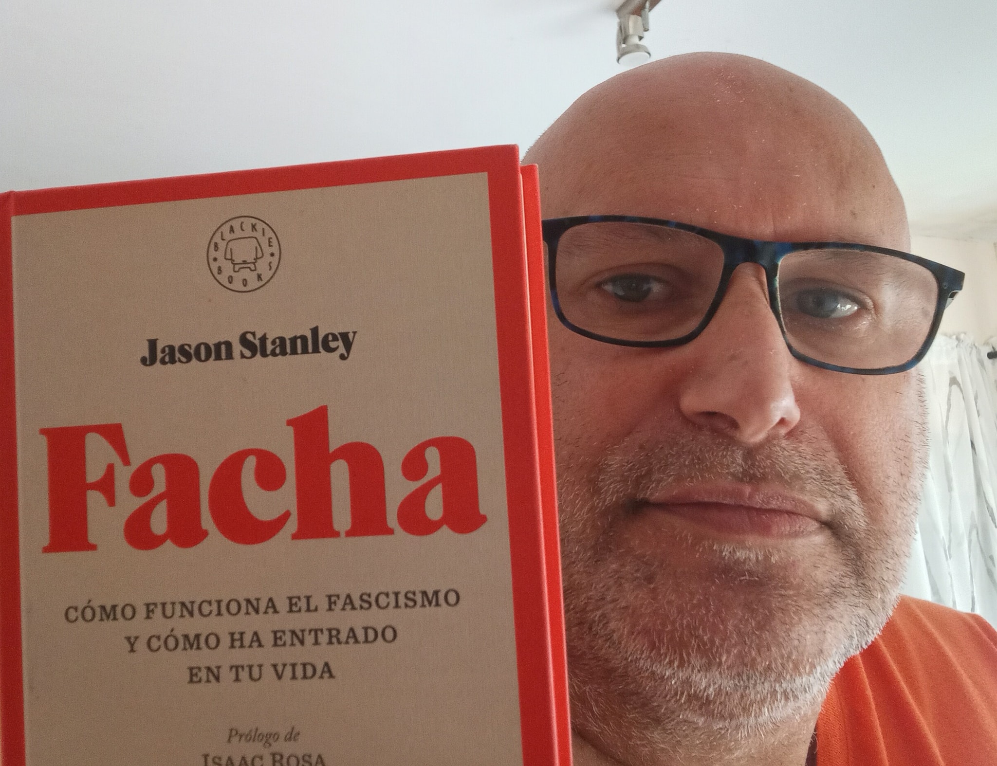 Badajoz y la Guerra (in) Civil: "FACHA"