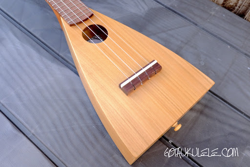 KM Ukuleles Boatpaddle Soprano - REVIEW