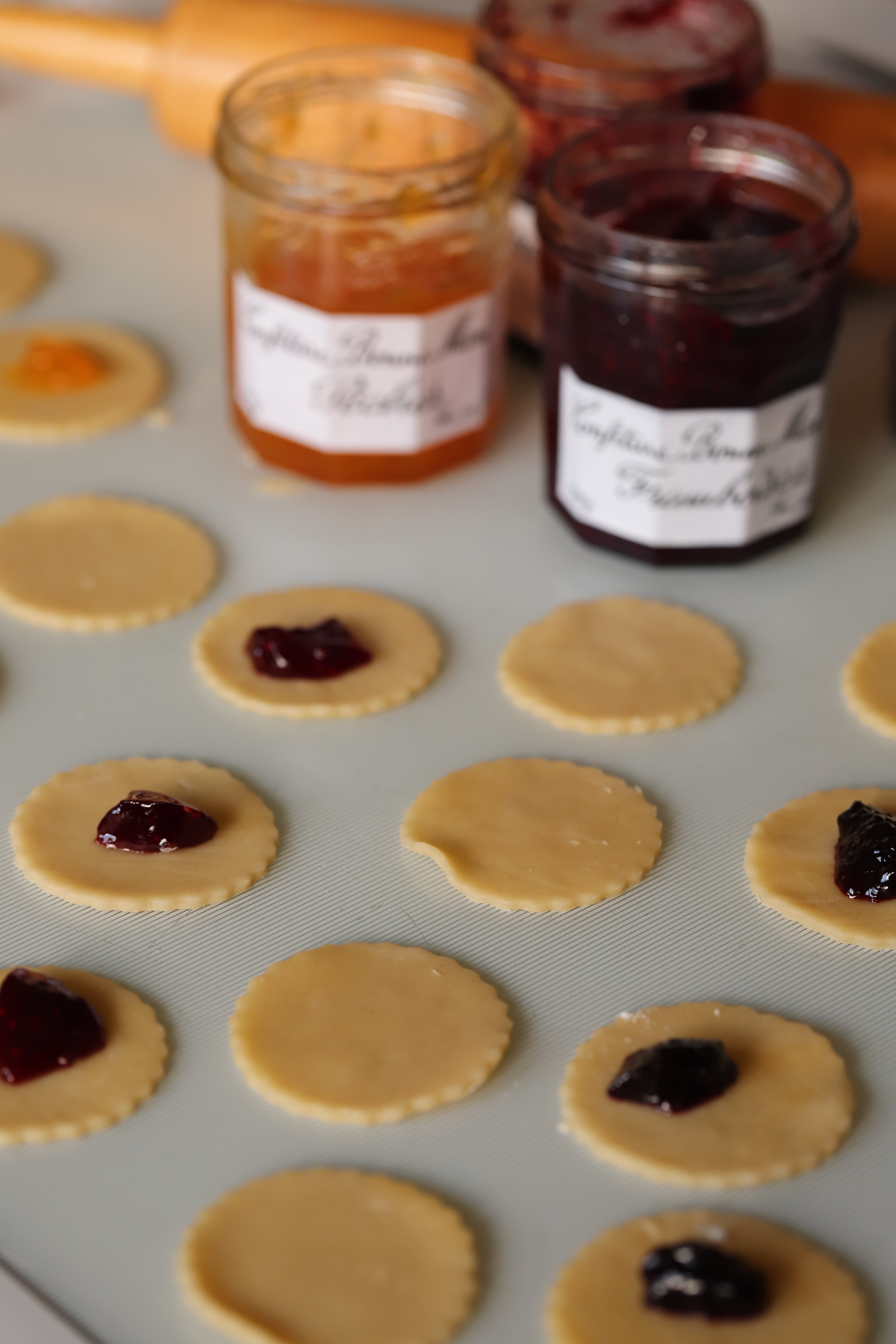 Souped-up Garden: Fruit Jam Hand Pies Using Pastry Scraps