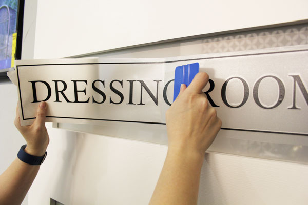 {diy with style} How to Create a Custom Door Label with Cricut | Blue i ...