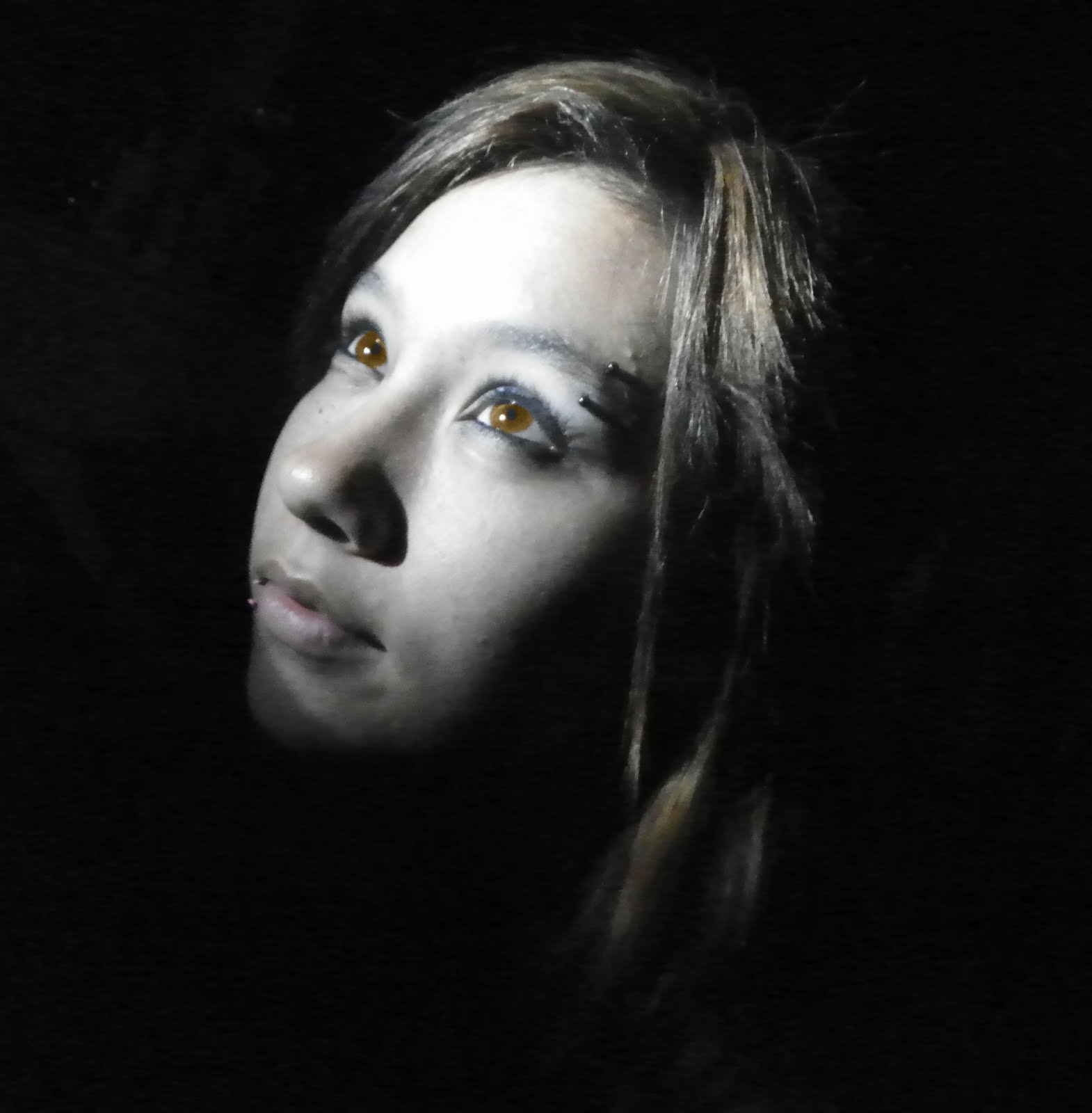 Enteringmyworld: Dramatic Lighting Self-Portraits