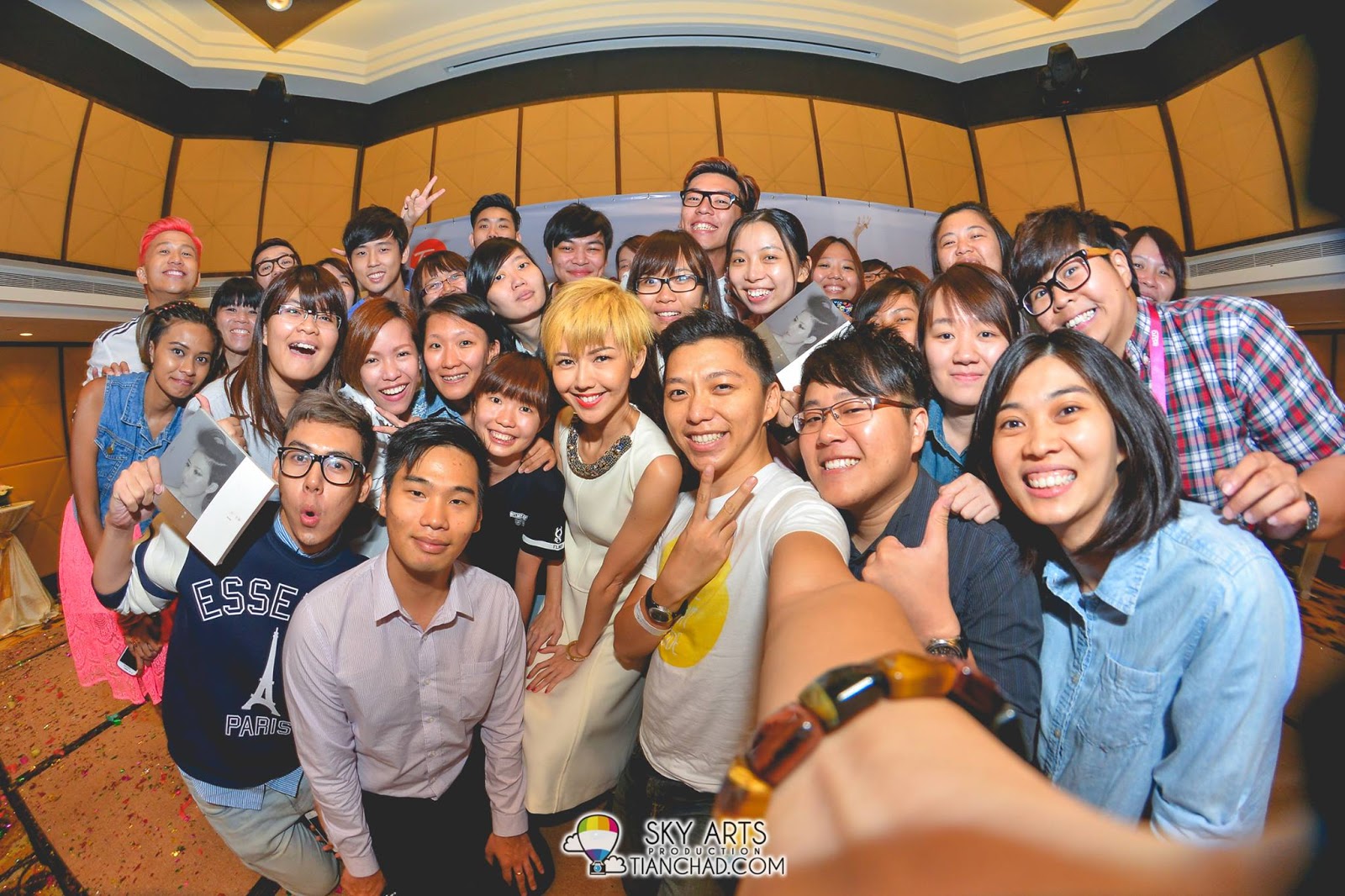 6 Tools to Help You Take Better Selfie/Wefie