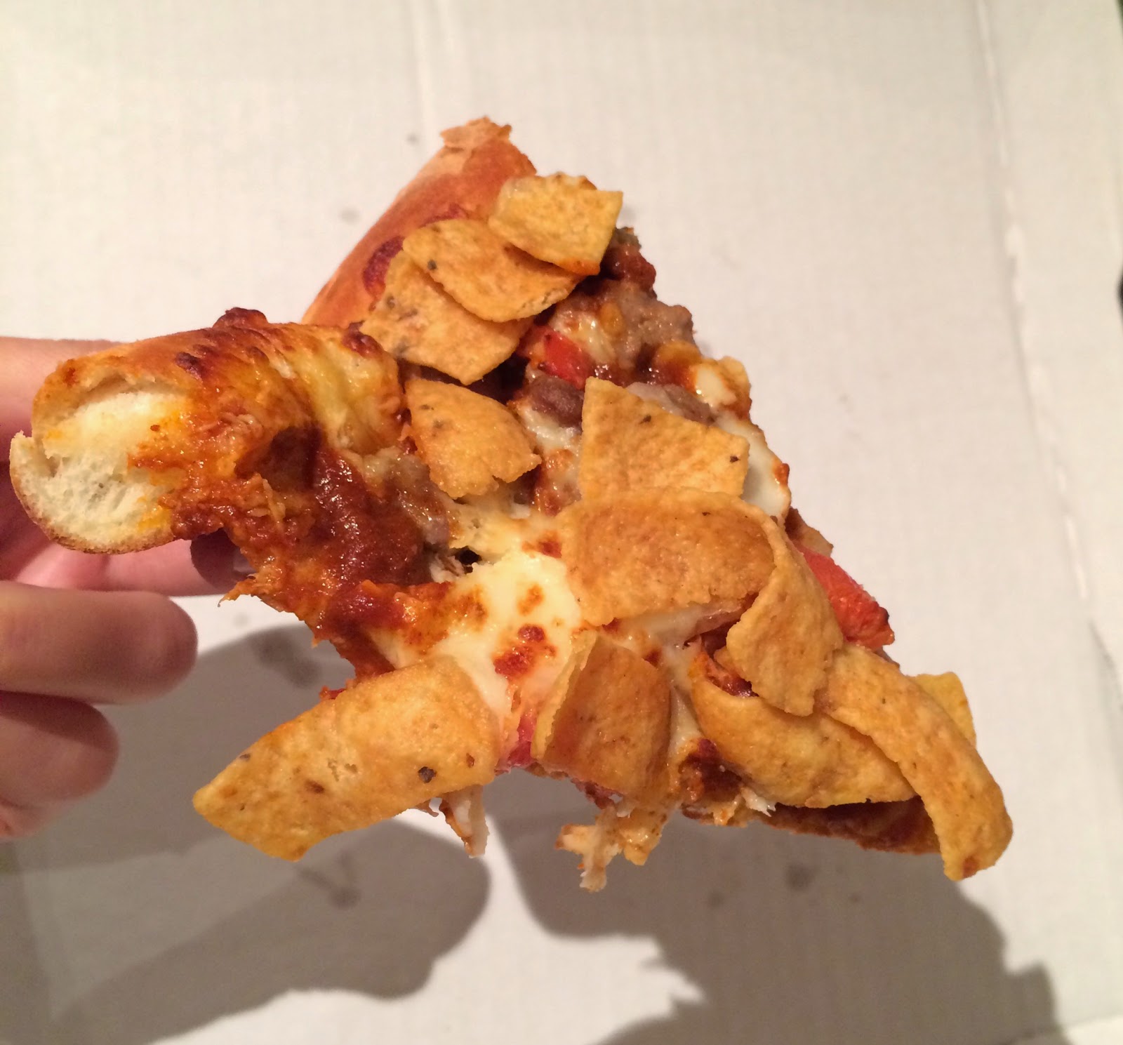 Papa John's Fritos Chili Pizza / パパジョーンズのフリートス チリ ピザ ~ I'm Made of ...
